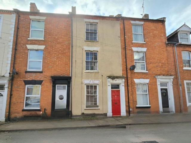 3 bedroom terraced house for sale in Lower Thrift Street, Abington, NN1 5HP, NN1