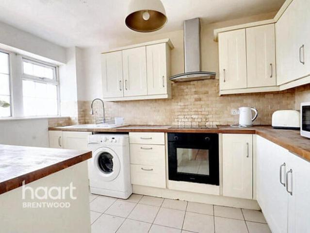 3 bedroom terraced house for sale in London Road, Brentwood, CM14
