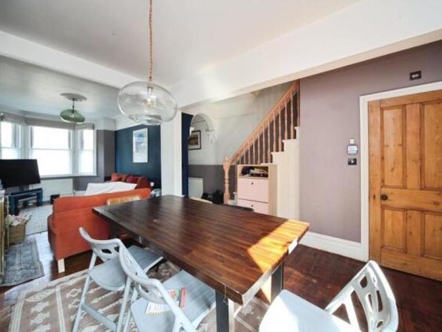 3 bedroom terraced house for sale in London Road, Luton, LU1