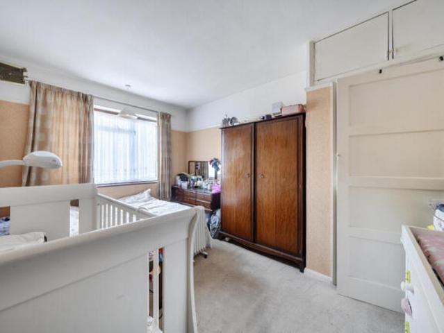 3 bedroom terraced house for sale in London Road, Mitcham, CR4