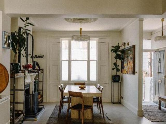 3 Bedroom Terraced House For Sale In London