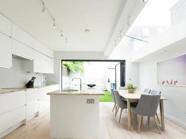 3 Bedroom Terraced House For Sale In London