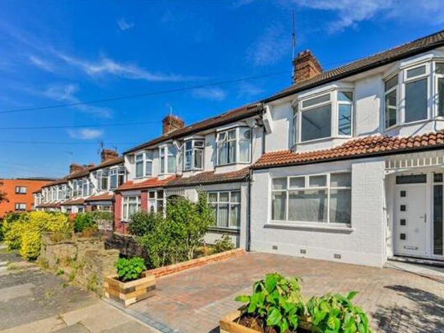 3 Bedroom Terraced House For Sale In London