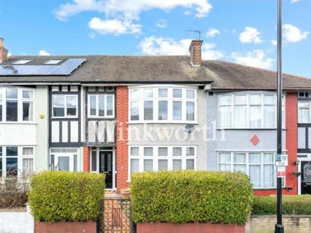 3 Bedroom Terraced House For Sale In London