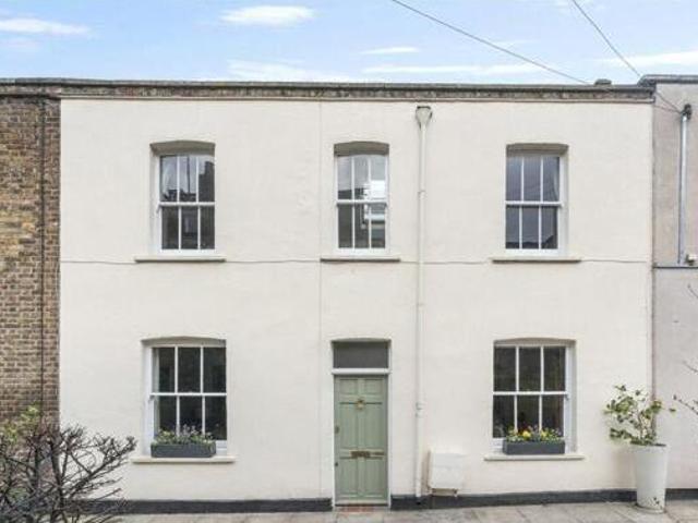 3 Bedroom Terraced House For Sale In London