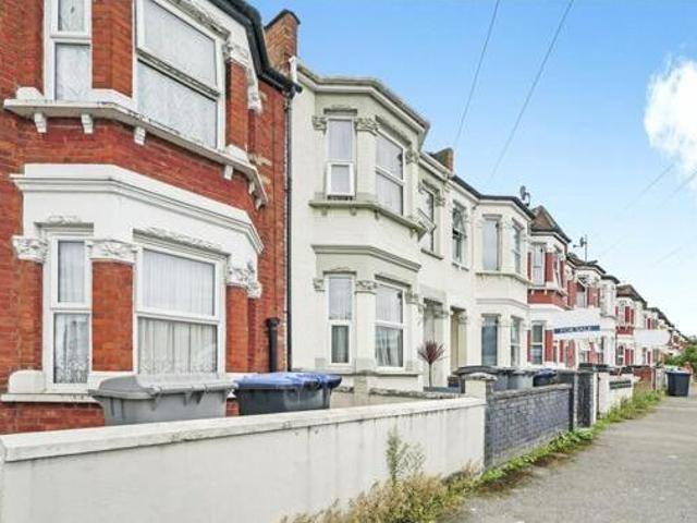 3 Bedroom Terraced House For Sale In London