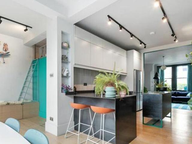 3 Bedroom Terraced House For Sale In London