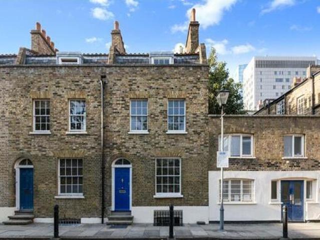 3 Bedroom Terraced House For Sale In London