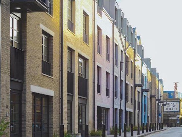 3 Bedroom Terraced House For Sale In London