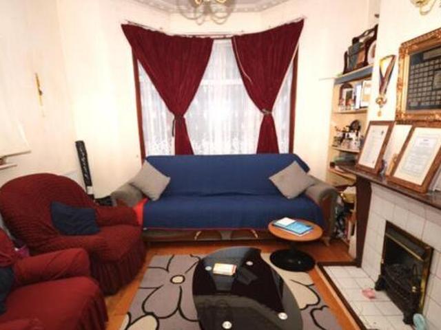 3 Bedroom Terraced House For Sale In London