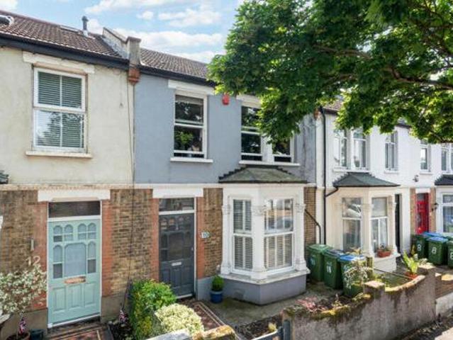 3 Bedroom Terraced House For Sale In London