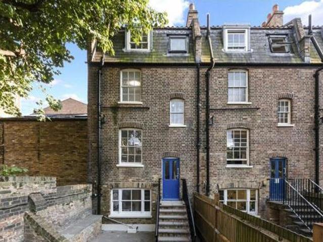 3 Bedroom Terraced House For Sale In London