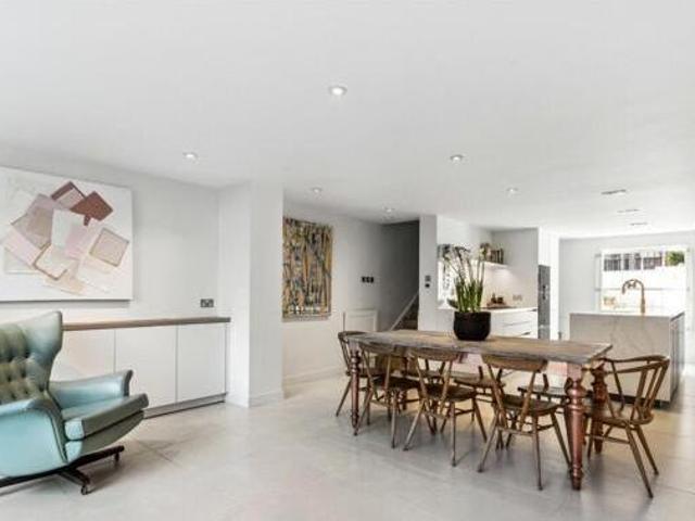 3 Bedroom Terraced House For Sale In London