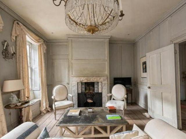 3 Bedroom Terraced House For Sale In London