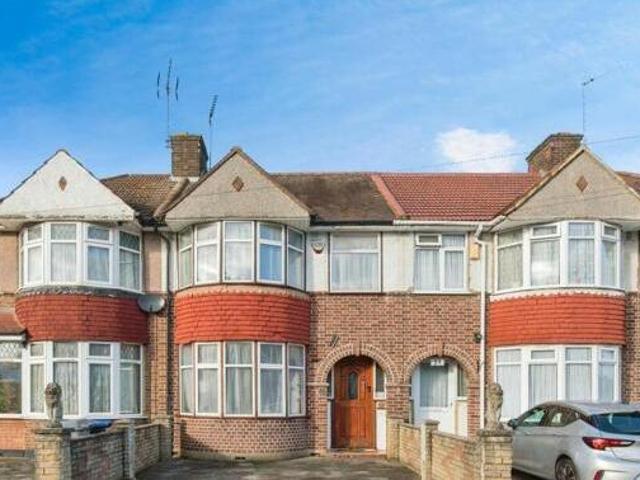 3 Bedroom Terraced House For Sale In London