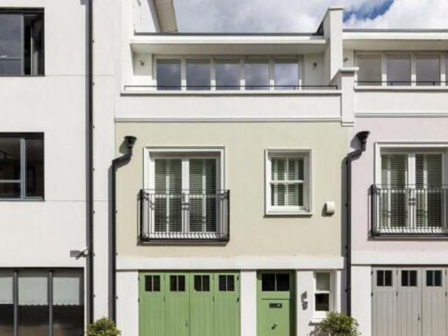 3 Bedroom Terraced House For Sale In London