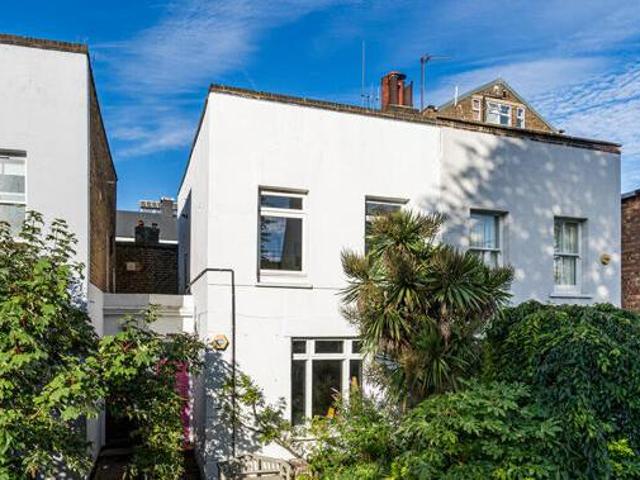 3 Bedroom Terraced House For Sale In London
