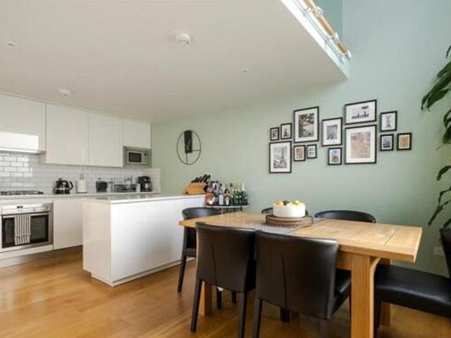 3 Bedroom Terraced House For Sale In London