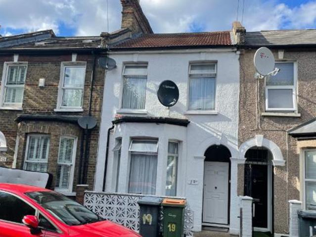 3 Bedroom Terraced House For Sale In London