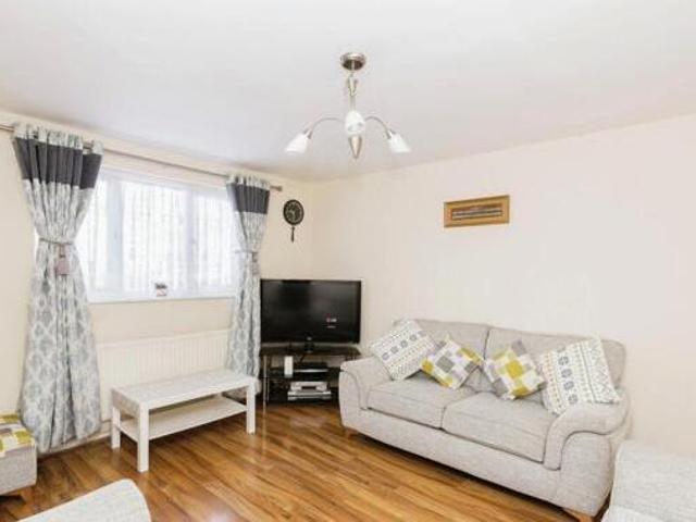 3 Bedroom Terraced House For Sale In London