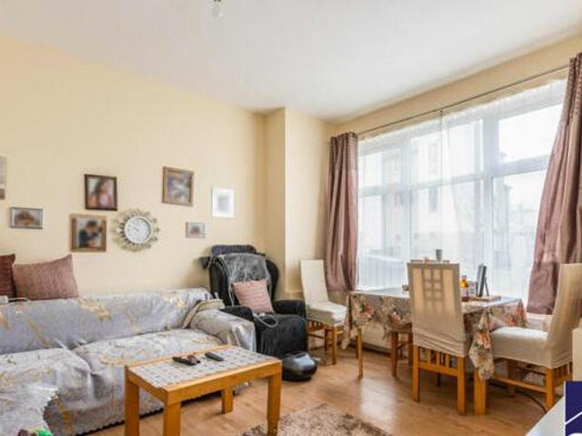 3 Bedroom Terraced House For Sale In London