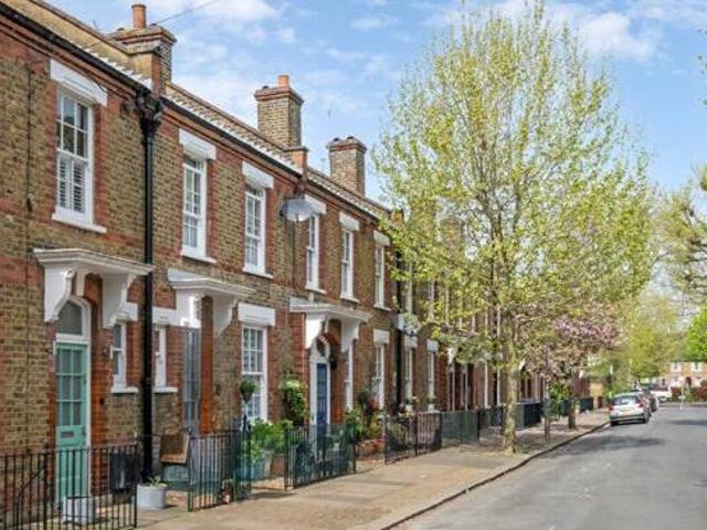 3 Bedroom Terraced House For Sale In London