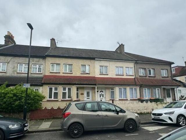 3 Bedroom Terraced House For Sale In London