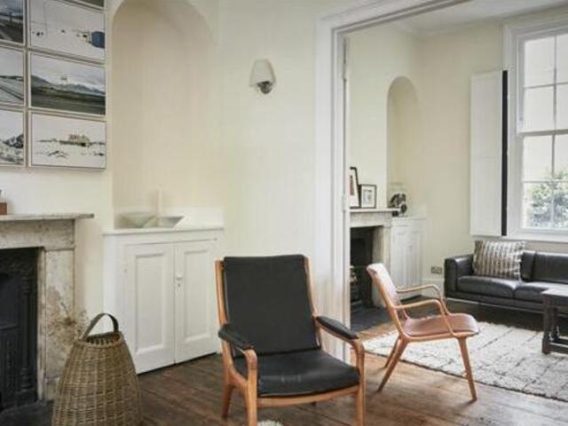 3 Bedroom Terraced House For Sale In London