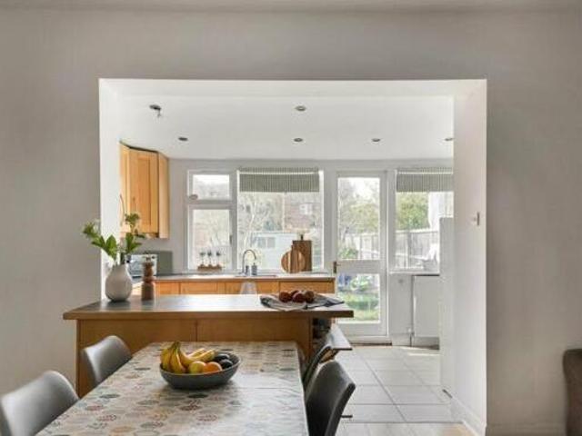 3 Bedroom Terraced House For Sale In London