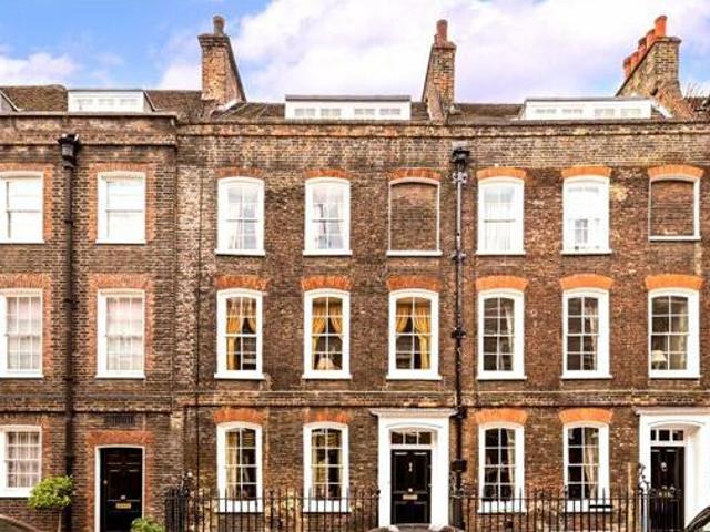 3 Bedroom Terraced House For Sale In London