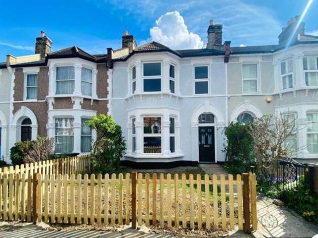 3 Bedroom Terraced House For Sale In London