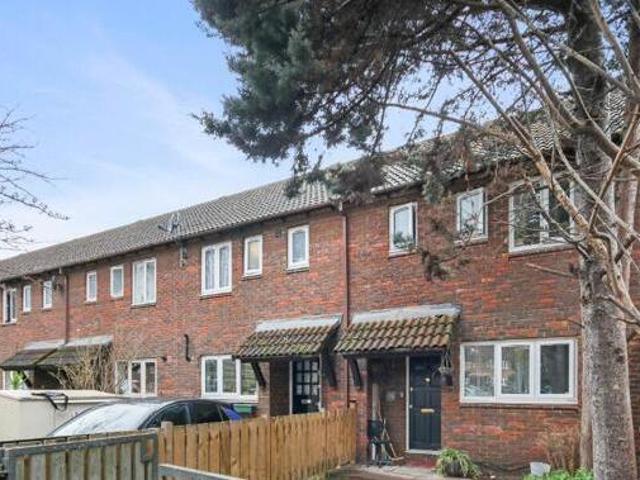 3 Bedroom Terraced House For Sale In London