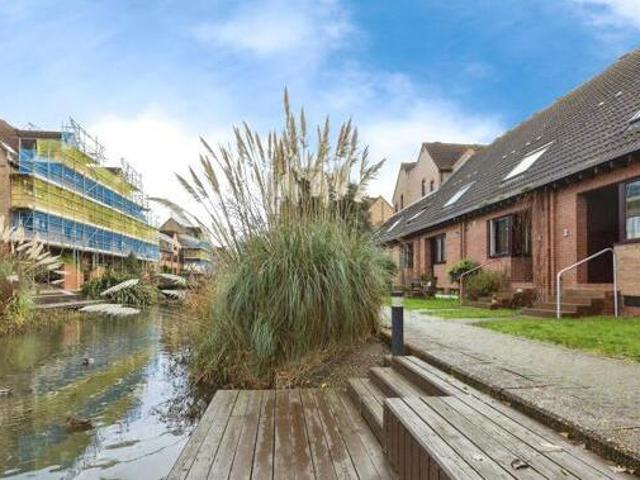 3 Bedroom Terraced House For Sale In London