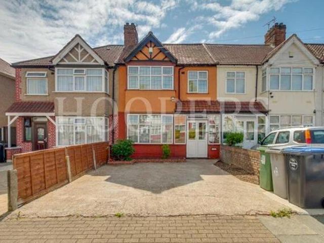 3 Bedroom Terraced House For Sale In London