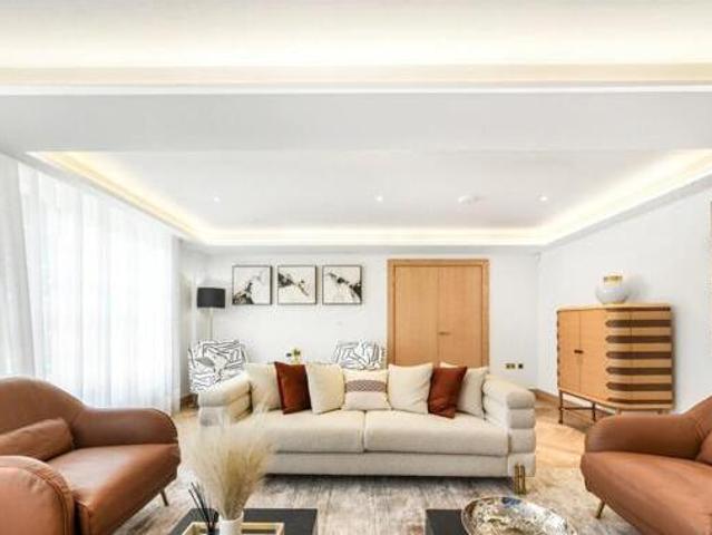 3 Bedroom Terraced House For Sale In London