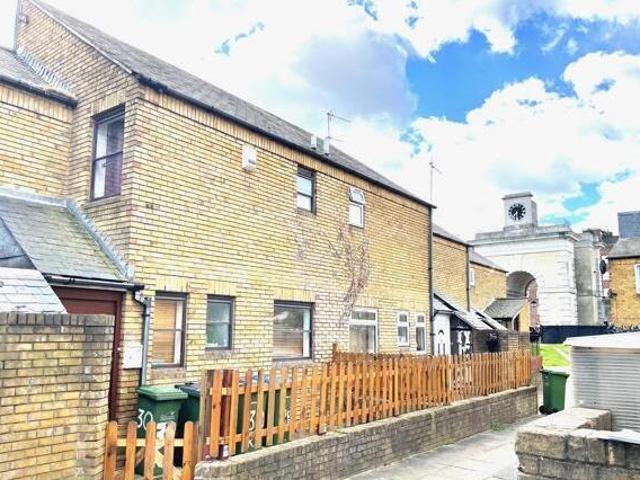 3 Bedroom Terraced House For Sale In London
