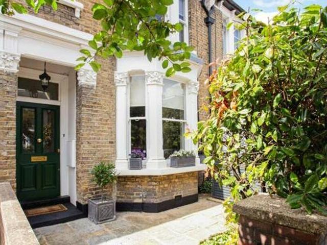 3 Bedroom Terraced House For Sale In London