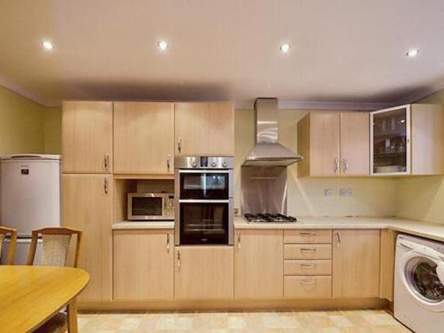 3 Bedroom Terraced House For Sale In London