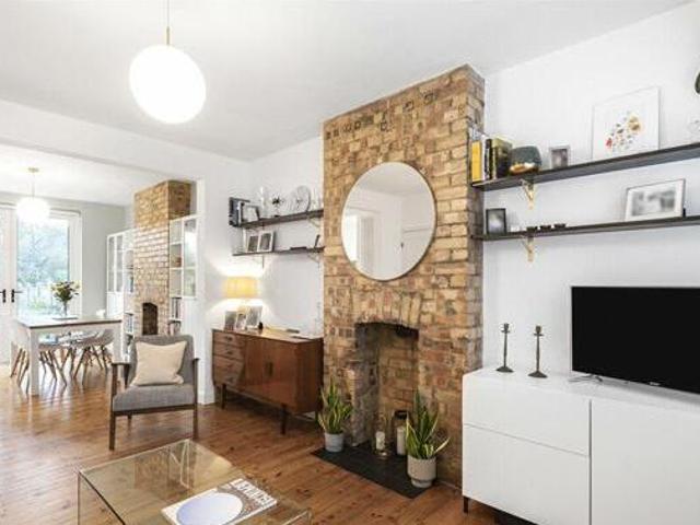 3 Bedroom Terraced House For Sale In London