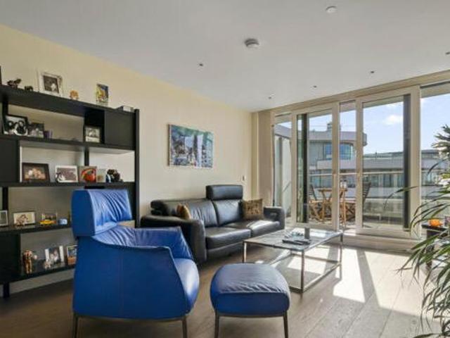 3 Bedroom Terraced House For Sale In London