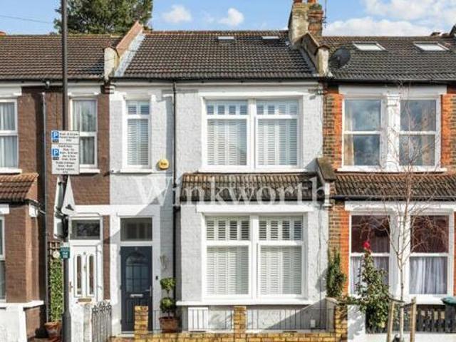 3 Bedroom Terraced House For Sale In London