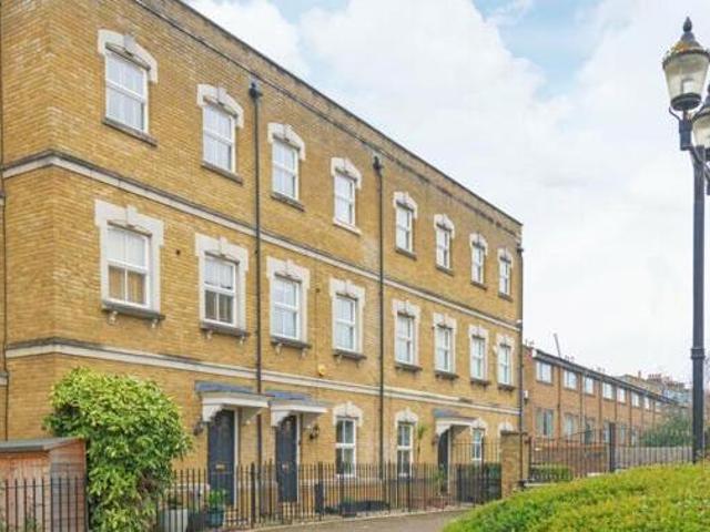 3 Bedroom Terraced House For Sale In London