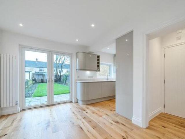 3 Bedroom Terraced House For Sale In London
