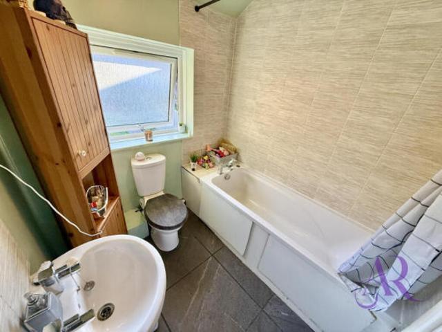 3 bedroom terraced house for sale in Laceby Walk, Northampton, NN3