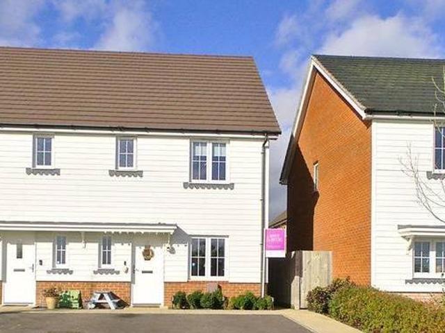 3 bedroom terraced house for sale in Lakeland Avenue North Bersted PO21