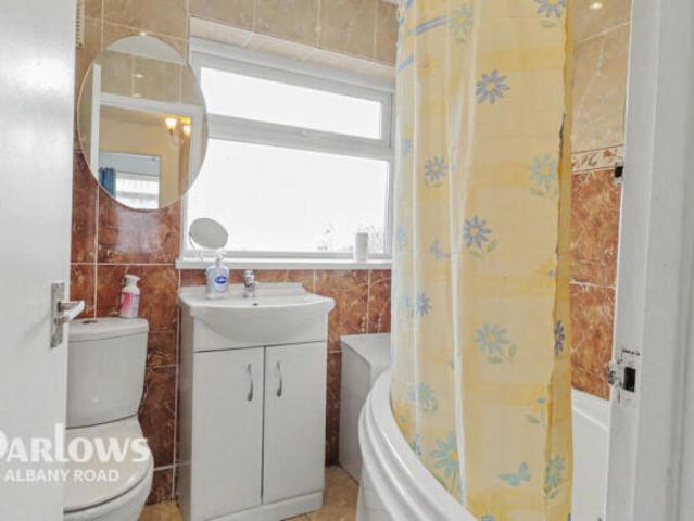 3 bedroom terraced house for sale in Lakeside Drive, Cardiff, CF23