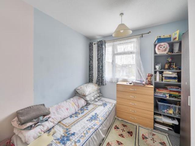 3 bedroom terraced house for sale in Lambourn Road, Oxford, OX4
