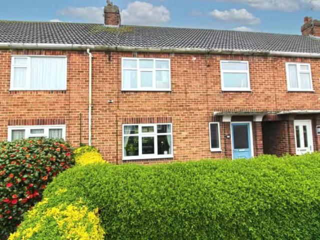 3 bedroom terraced house for sale in Lambwath Villas, Skirlaug.