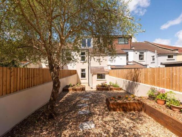 3 bedroom terraced house for sale in Langton Court Road, St Annes, BS4