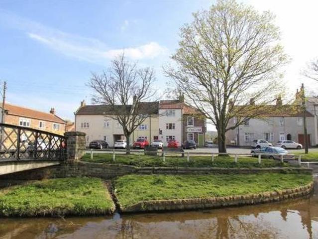 3 bedroom terraced house for sale in Levenside Stokesley TS9